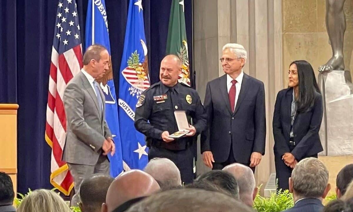 Broken Arrow police officer wins national community policing award ...